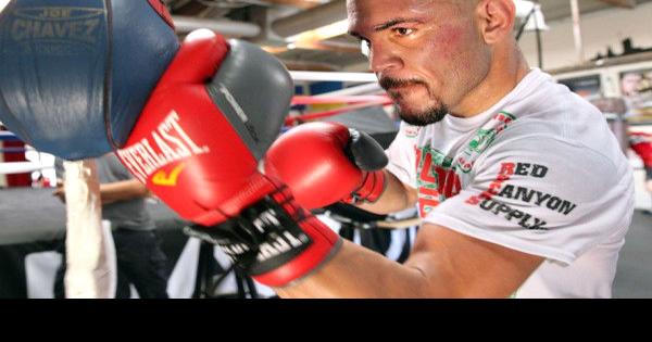 Arizona fighter to defend title and chance at citizenship | Sports ...