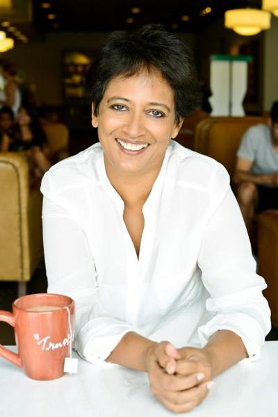 Shona Patel hosts book signing | Entertainment | glendalestar.com
