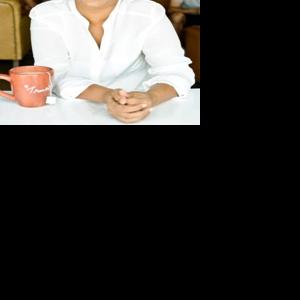 Shona Patel hosts book signing | Entertainment | glendalestar.com