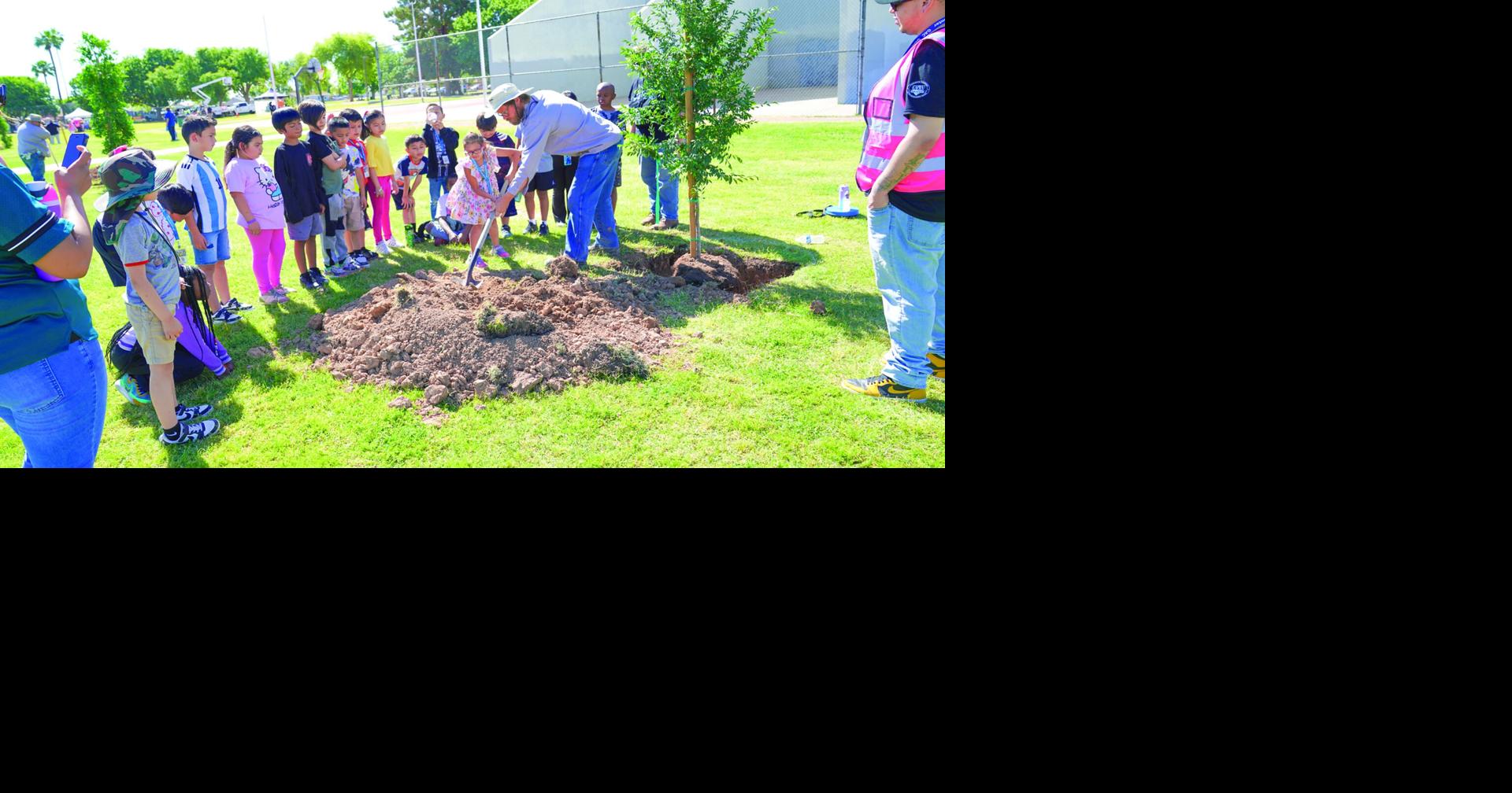 Glendale celebrates Arbor Day with tree-planting event | News ...