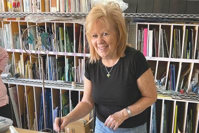 Glendale glass artist captures nature’s beauty | Features ...