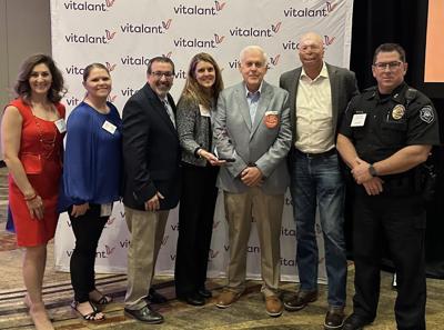 Weiers accepts award for blood drive | News | glendalestar.com