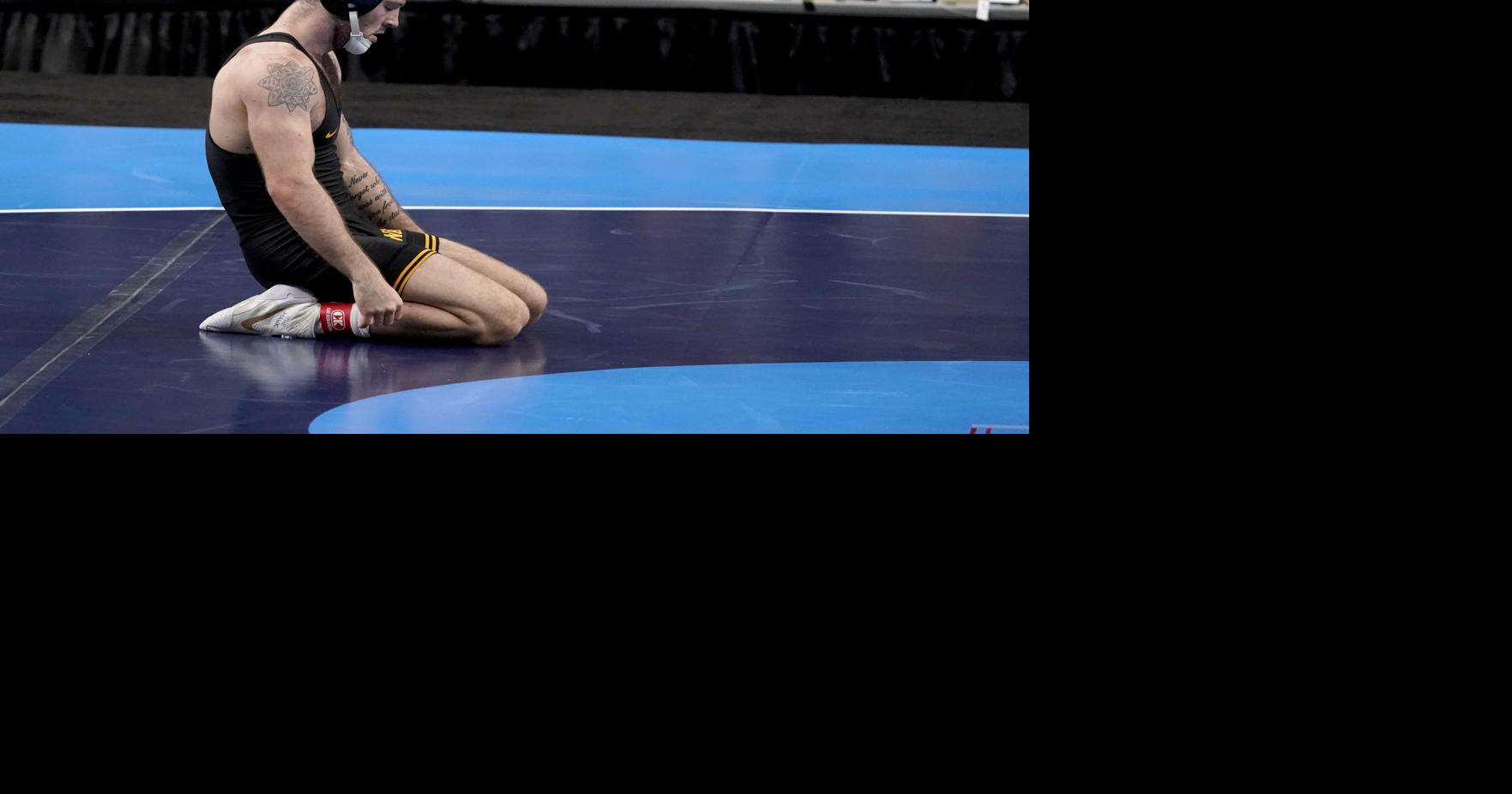 All three Iowa schools stumble on second day of wrestling Nationals