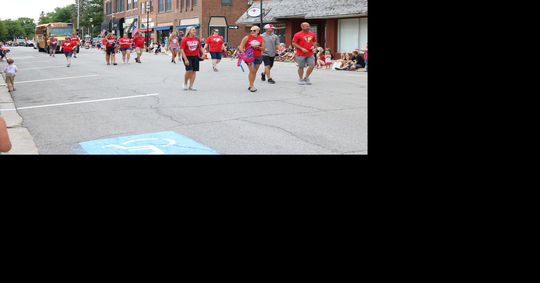 Rainstorm finishes Puckerbrush Parade