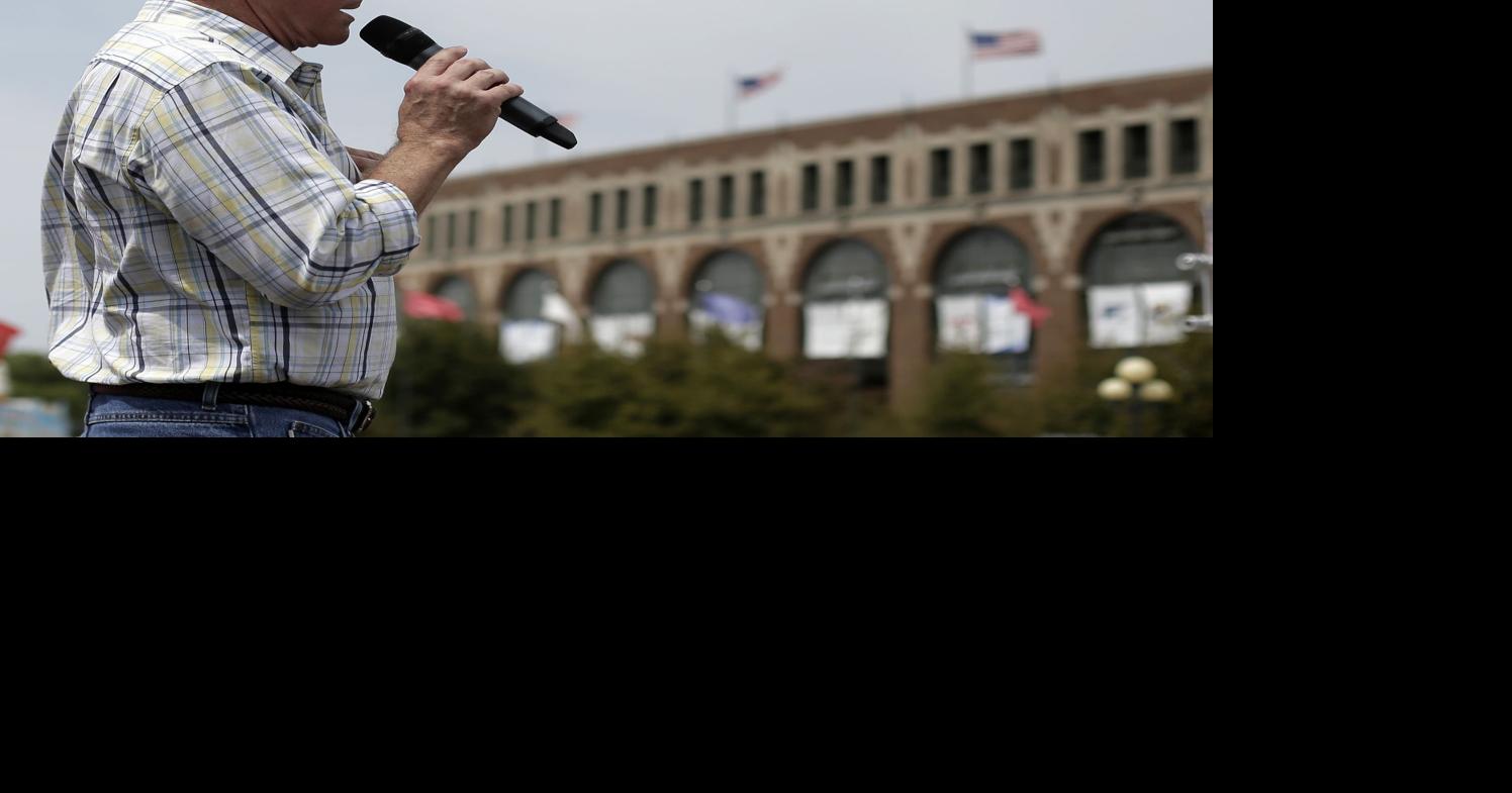 Webb sells military credentials, bipartisan work at Iowa State Fair