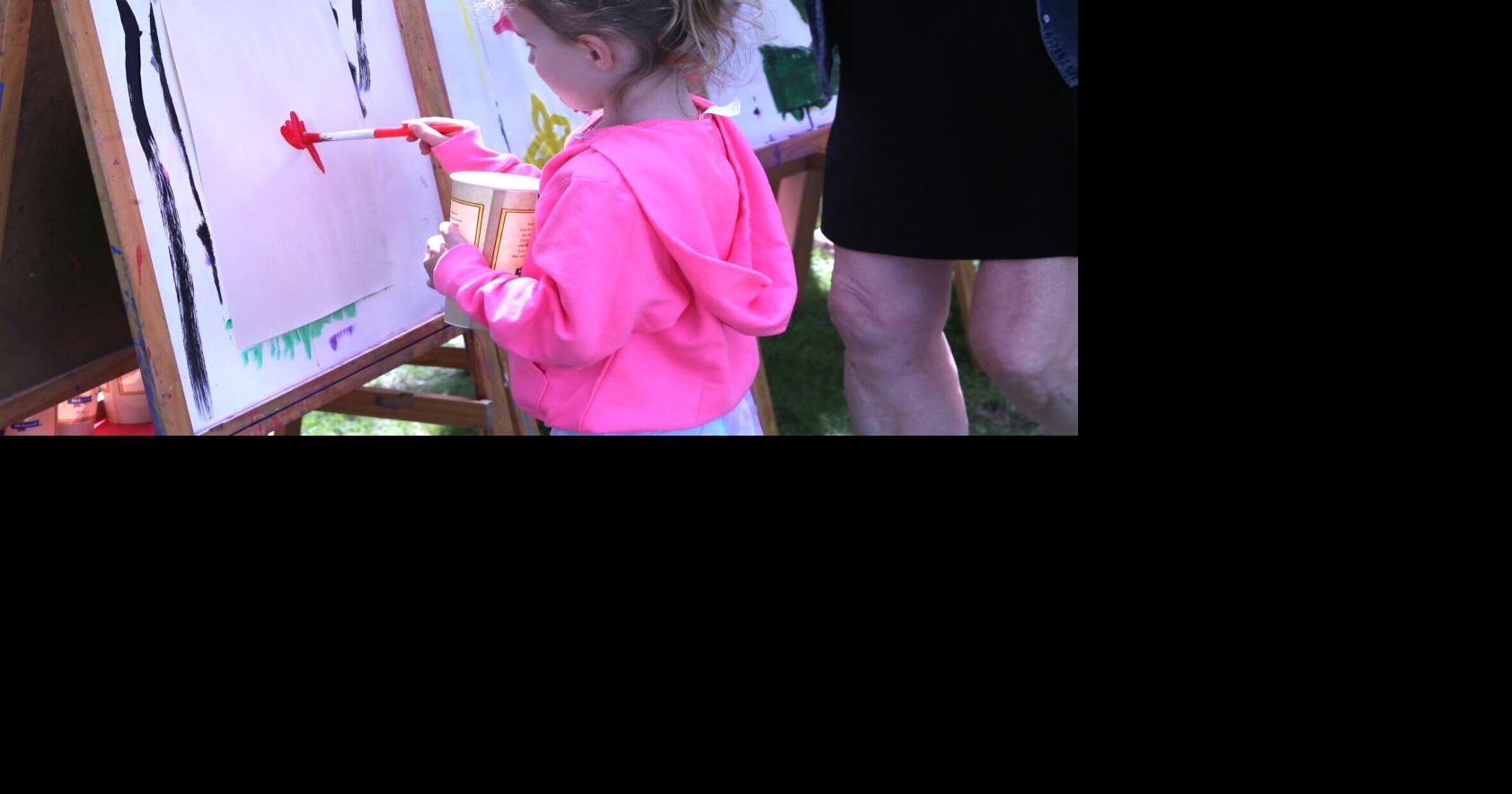 MacNider Art Festival in Mason City draws crowds