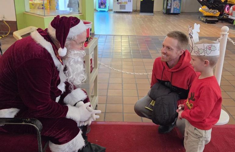Globe interviews Santa during Mason City stop