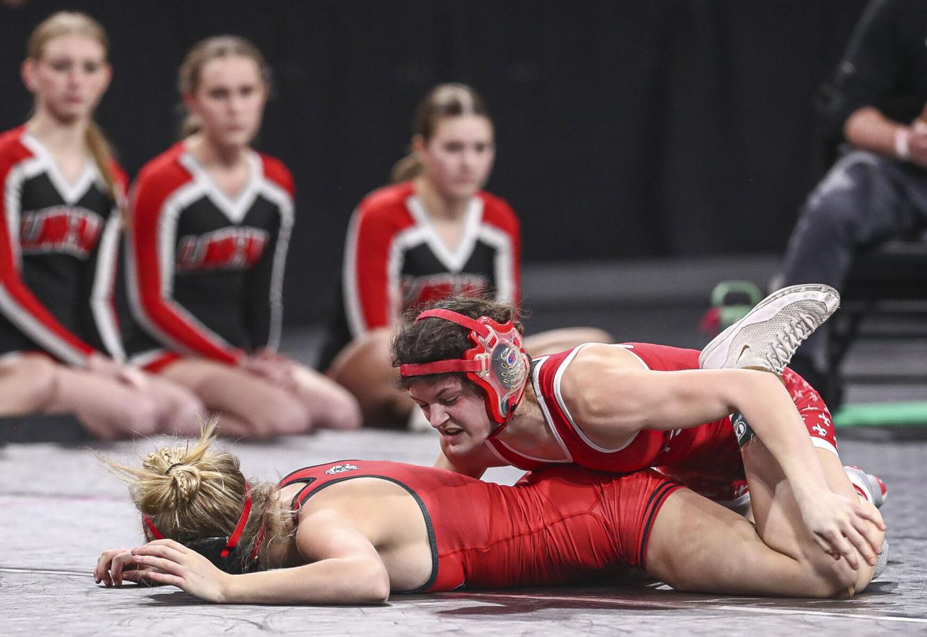 Phillips etches name into Mason City wrestling history books