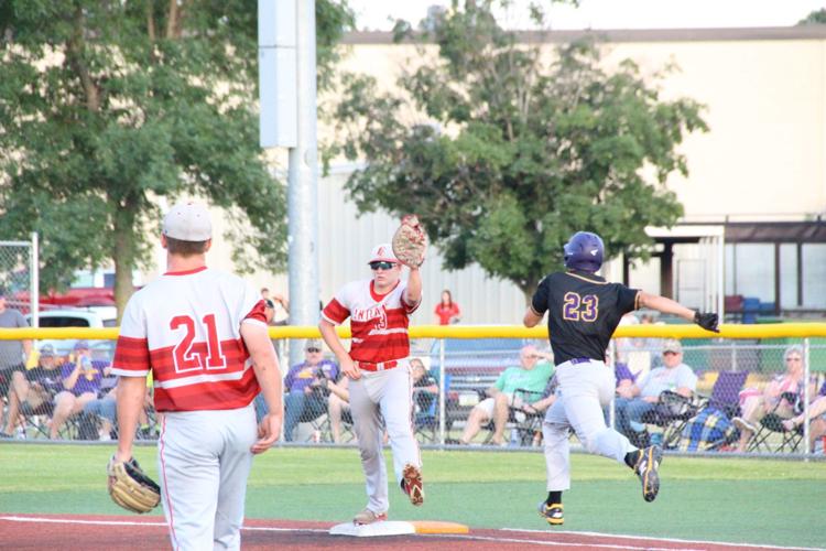 Lake Mills baseball beats Forest City for conference title