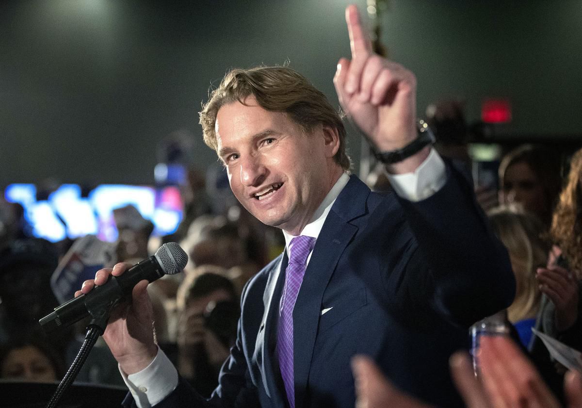 Gallagher: Dean Phillips, grandson of Iowa's Dear Abby, wins ...