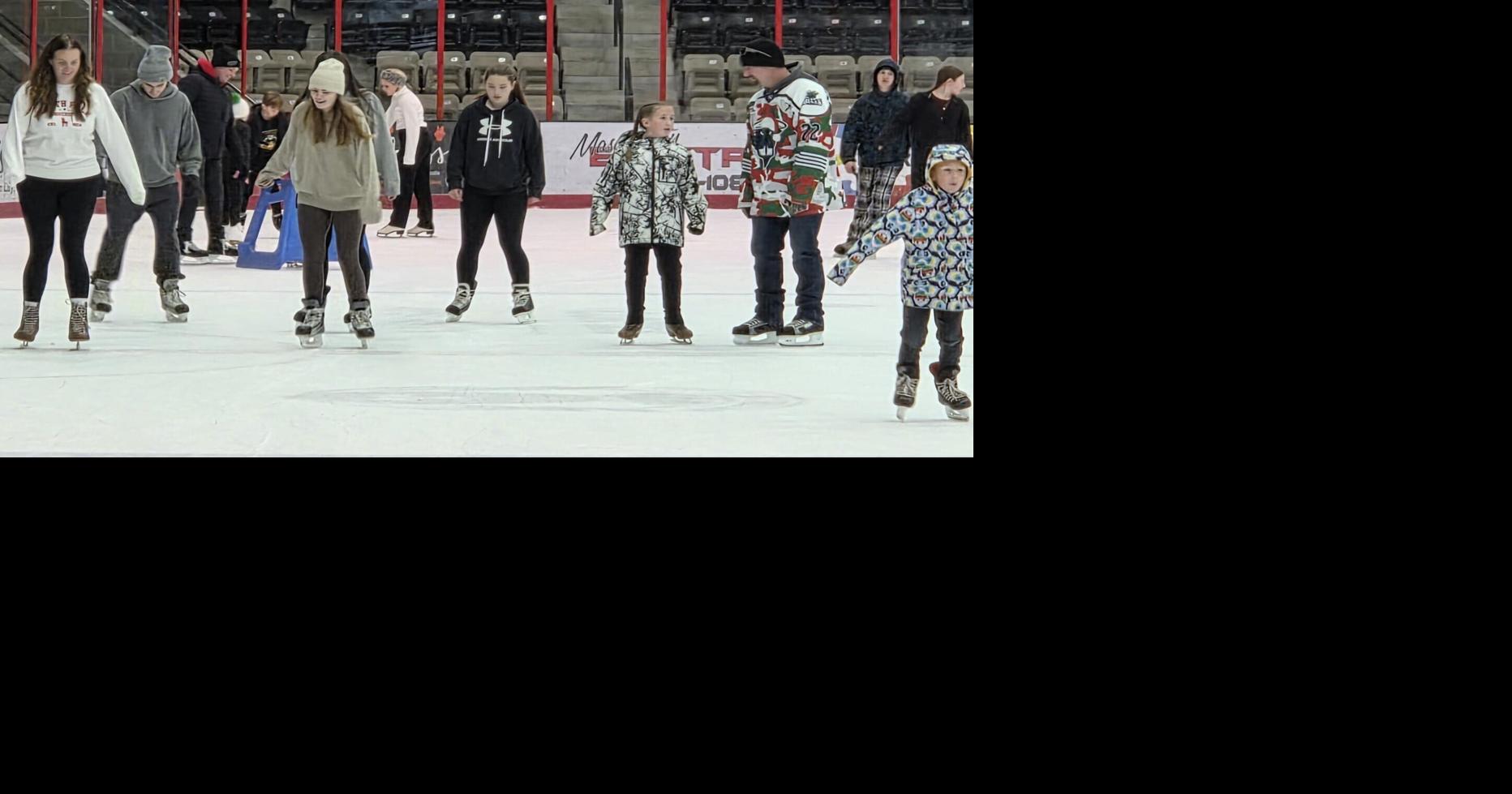 Annual Skate with Santa event held in Mason City