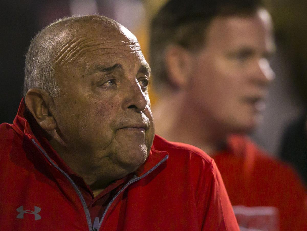 Wisconsin coaching legend visits Mason City Mohawks where he began