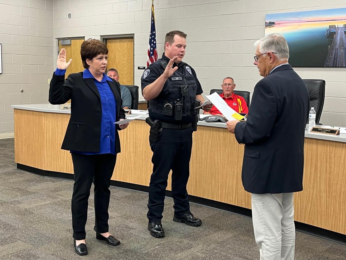 Clear Lake Police Department swears in new officers