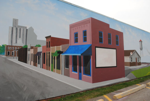 Decorah artist bringing back welcoming Britt mural | Mason City & North ...