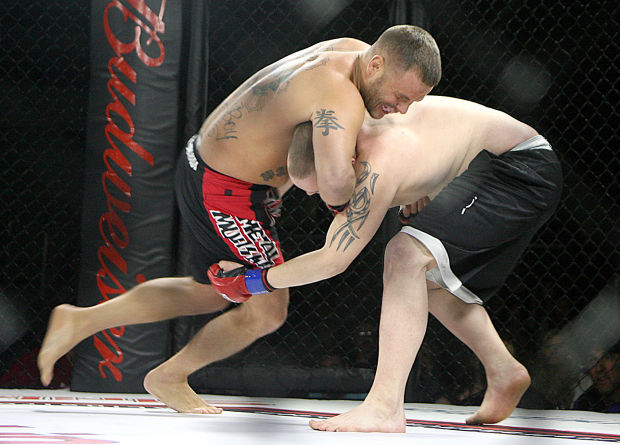 MMA fans turn out to watch Iowa Challenge 81