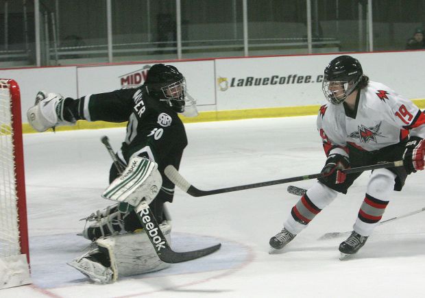 Mohawk Hockey Club tops Cedar Rapids in home opener