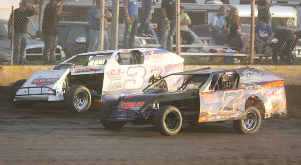 Late pass lifts Shryock to Modified feature