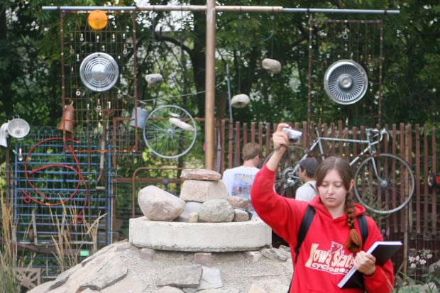 ISU students visit Mason City 'art garden’