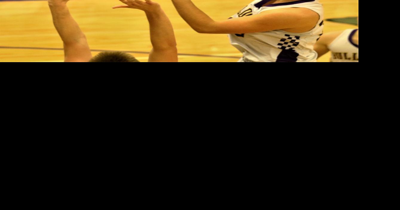 Helming's outside shot sparks Bulldogs in nearing another TOI-West title