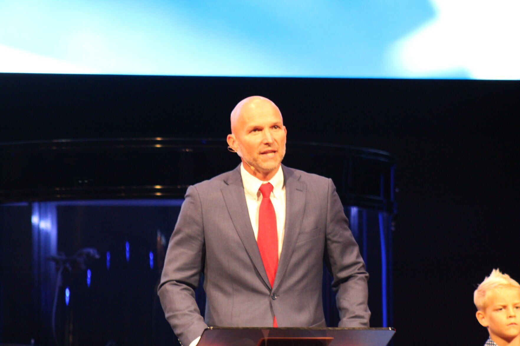 Former Iowa DAS head Adam Steen launches gubernatorial bid