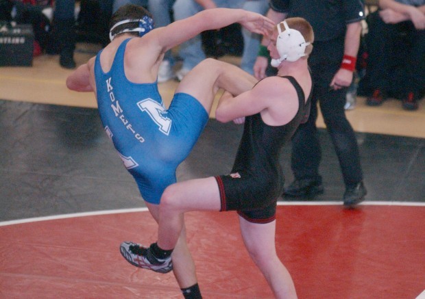 Mallo picks up marquee win, Mohawks fall in Clash opener