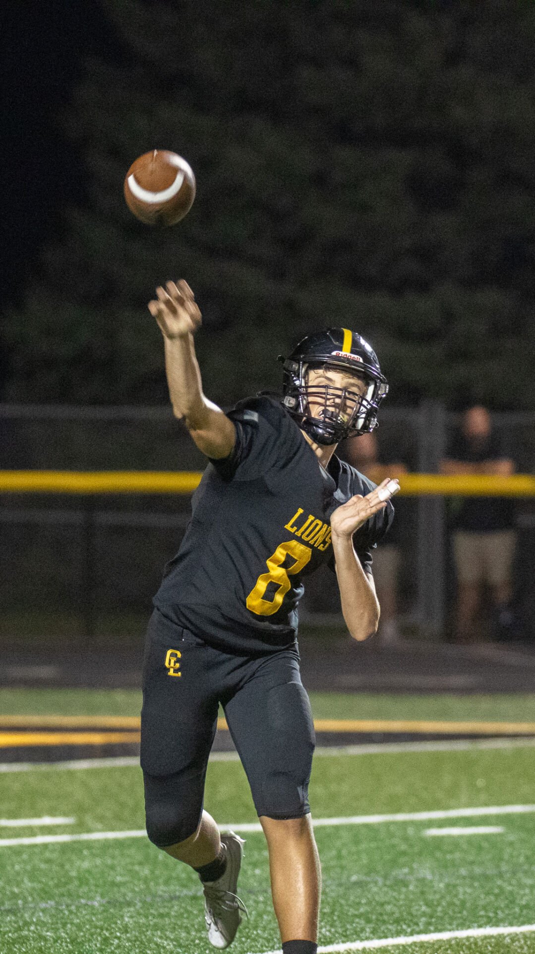 Late touchdown, stop leads Clear Lake to win