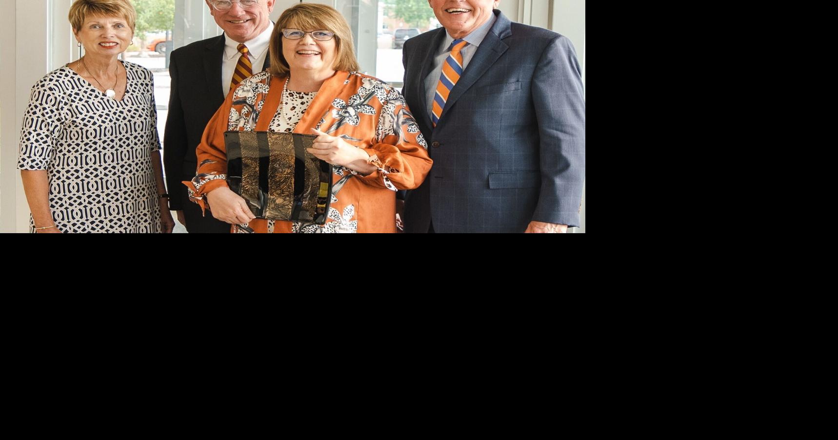 FCED Executive Director Beth Bilyeu receives NIACC Distinguished Alumni ...