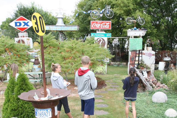 ISU students visit Mason City 'art garden’