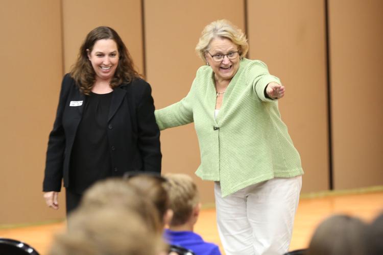 After 38 years, students bid a beloved Mason City teacher farewell