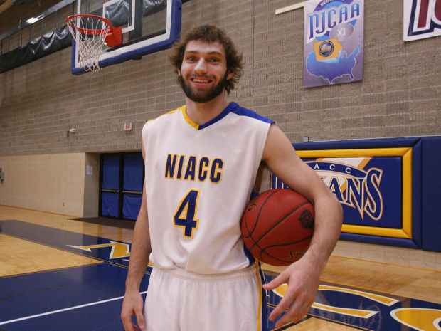 All-American Humpries leads the way for Trojans