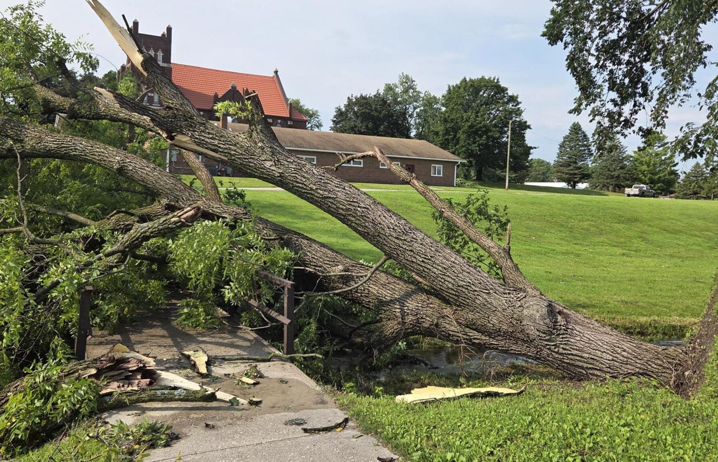 High winds rip through North Iowa, damage reported