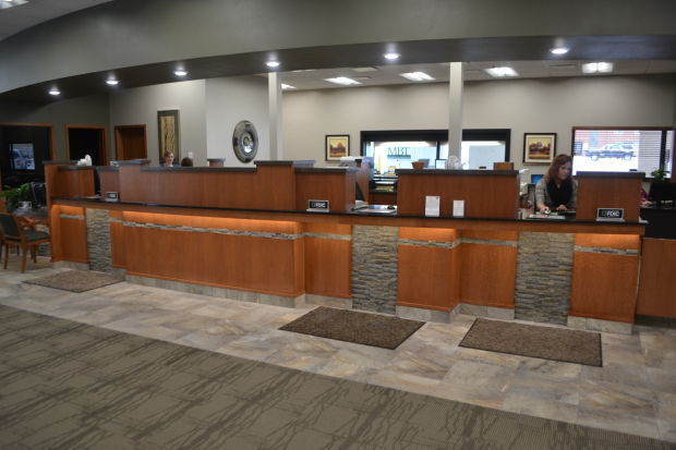 Manufacturers Bank and Trust unveils new look | Latest Local News ...