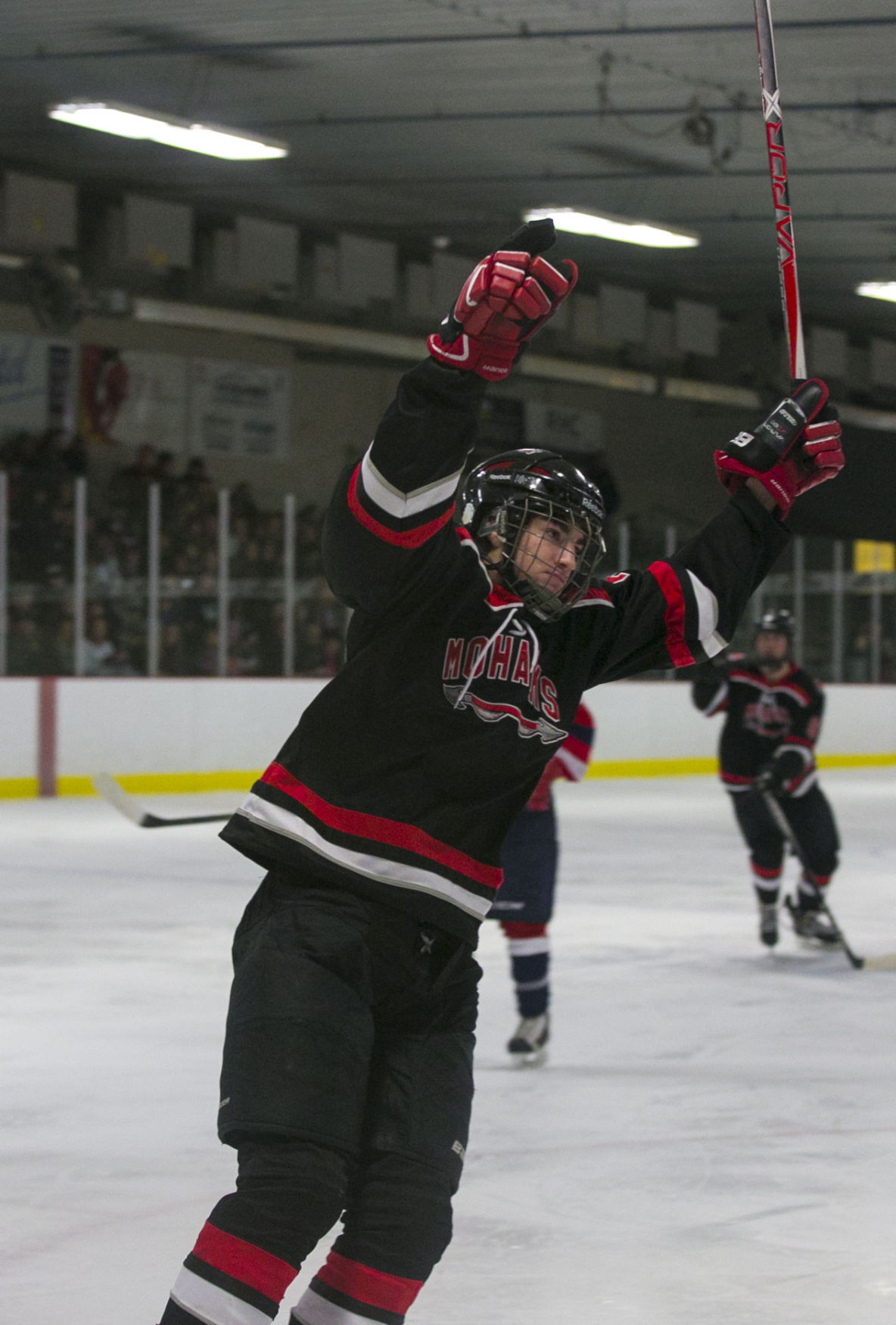 Hockey roundup: Mohawks start quick in loss; Bulls roll to road win