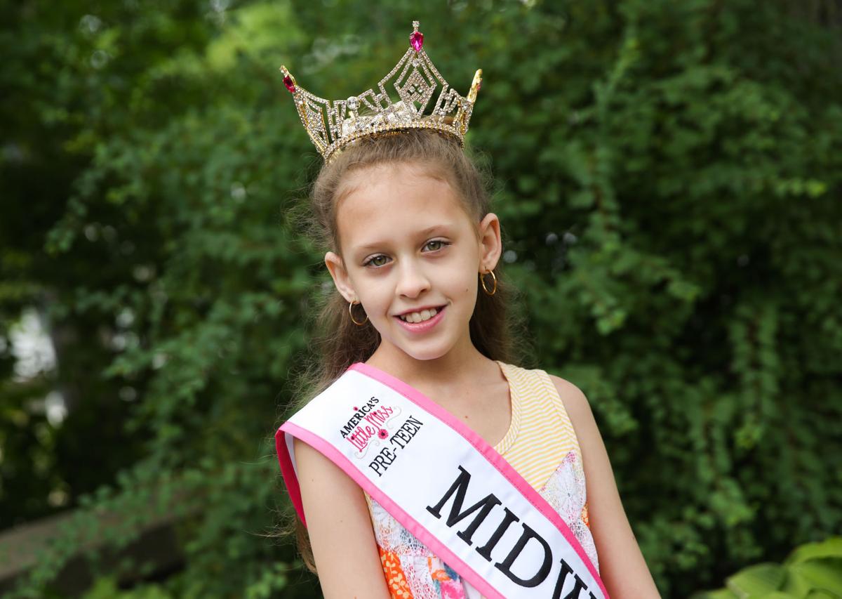 Little Miss Pre-Teen collects Wands for Wildlife in Mason City