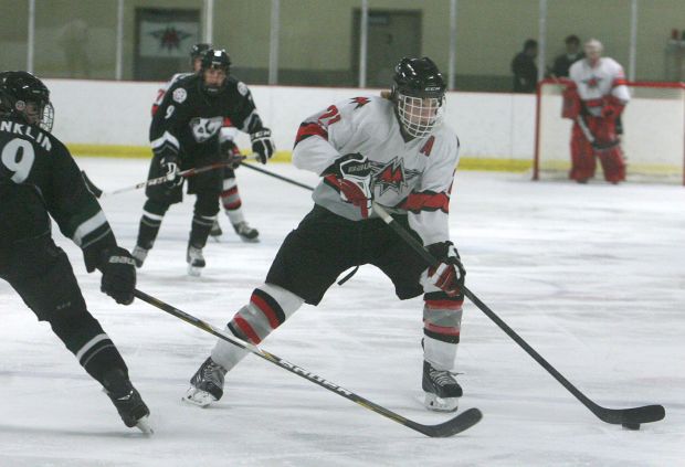 Mohawk Hockey Club tops Cedar Rapids in home opener