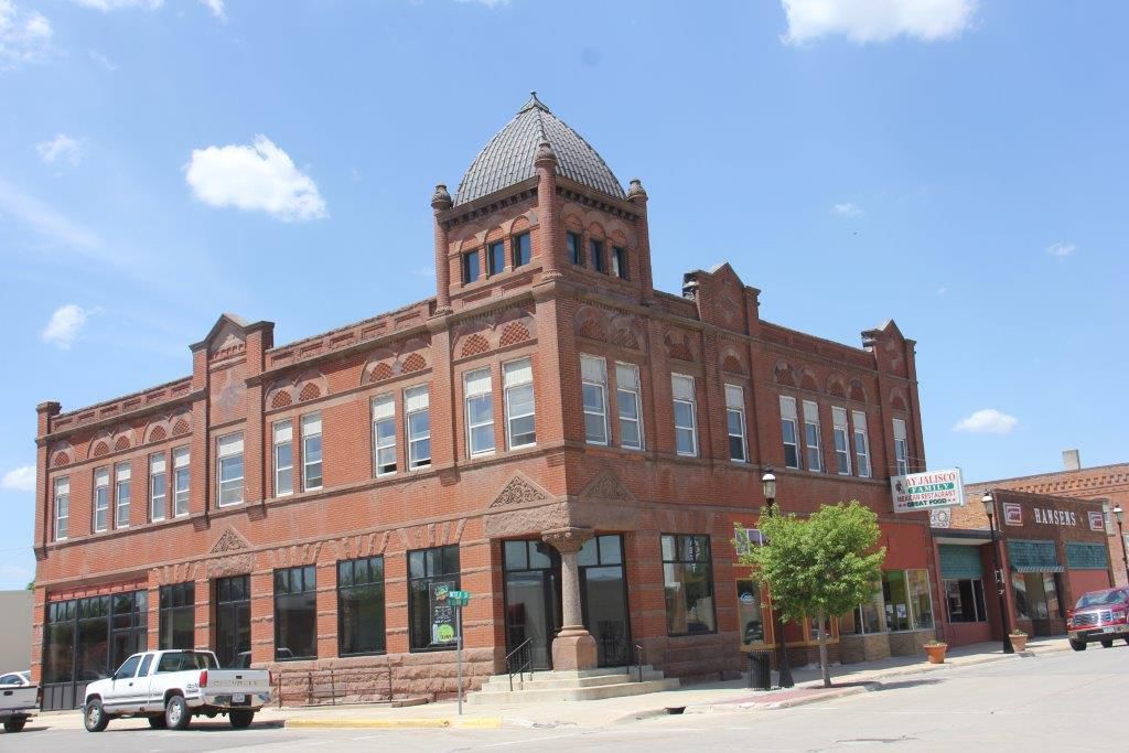 Bar and grill to open in downtown Forest City