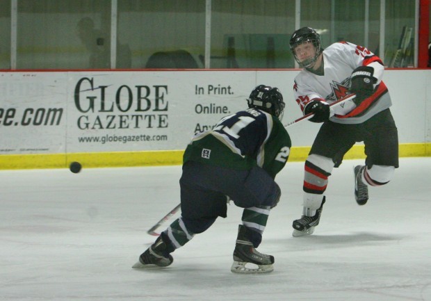 Mohawk Hockey Club falls to Des Moines