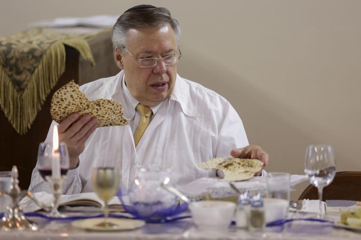 Adas Israel celebrates Passover with Seder | Mason City & North Iowa ...
