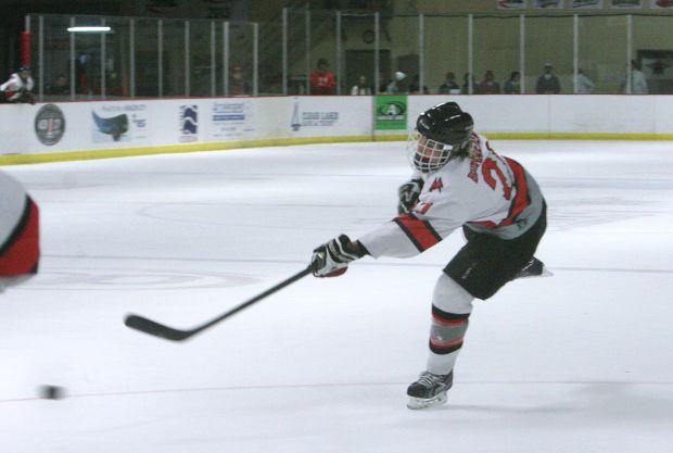 Mohawk Hockey Club tops Cedar Rapids in home opener