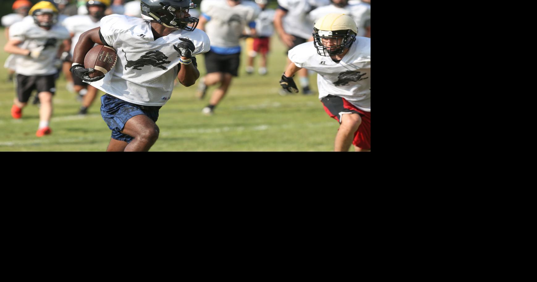 New look offense, experienced defense leads Clear Lake football