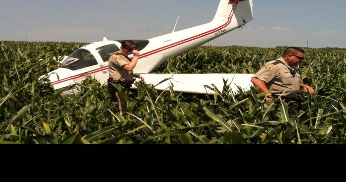 Pilot, instructor suffer minor injuries in airplane crash near Manly