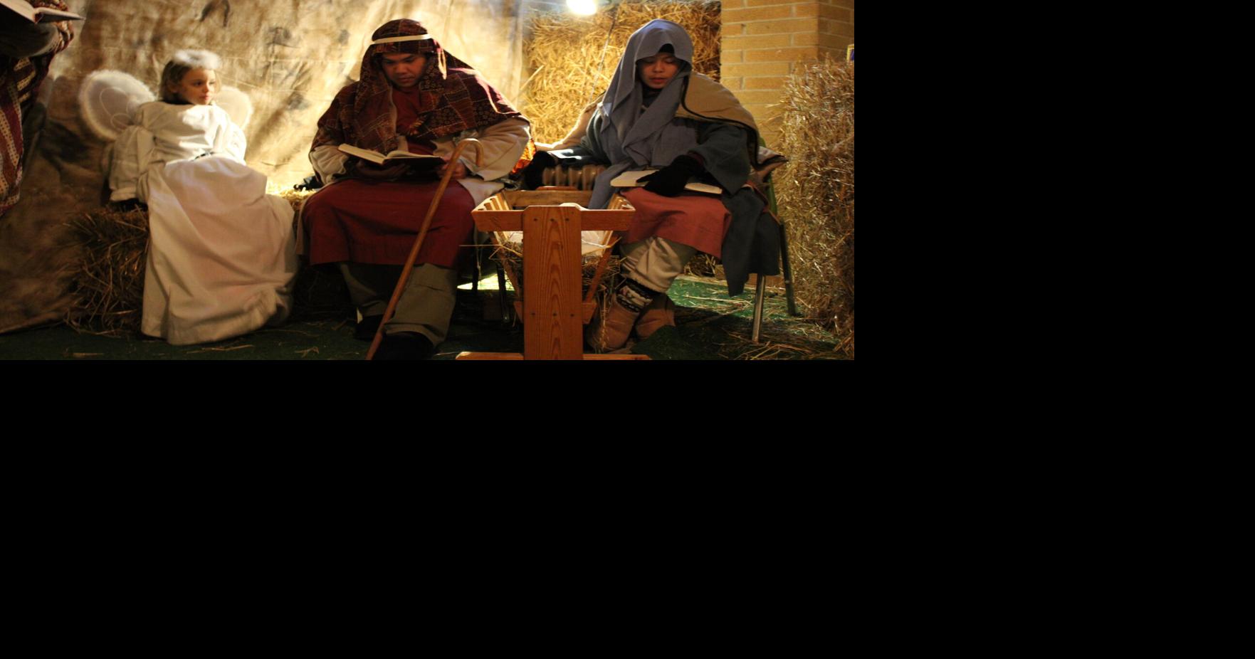 Mason City live nativity tells Christmas story without words