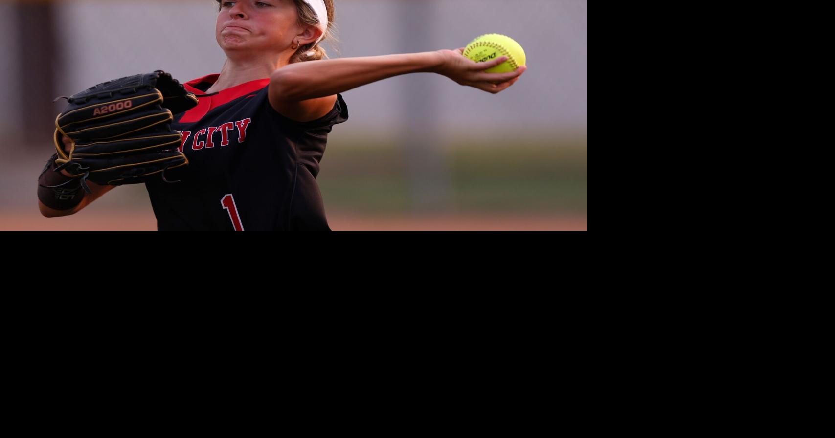 PHOTOS: Mason City softball hosts Marshalltown