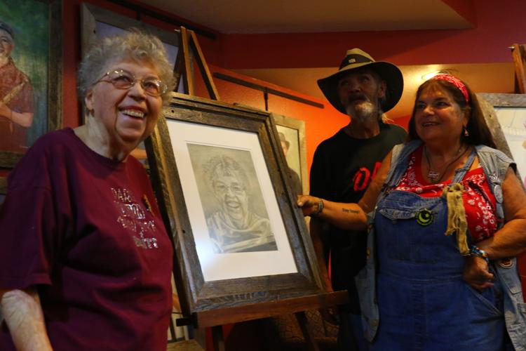 Longtime Britt hobo painter receives portrait of her own (with photos)