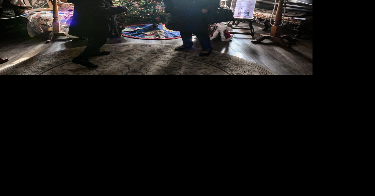 Castle decks its halls for holidays | Local News | gloucestertimes.com