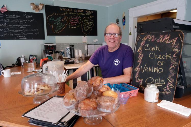 Hula Moon Café to say aloha | Local News | gloucestertimes.com