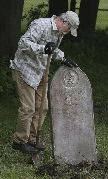 Grave concern: Preservationists work to protect historic cemetery ...