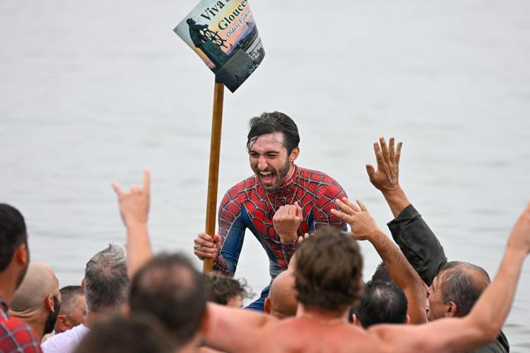 Allen grabs flag for second straight year, crowned Saturday Greasy Pole ...