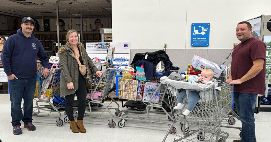 Fire union fulfills kids' holiday wishes | News | gloucestertimes.com