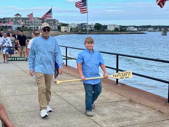 Hundreds gather to remember those lost at sea | Fishing Industry News ...